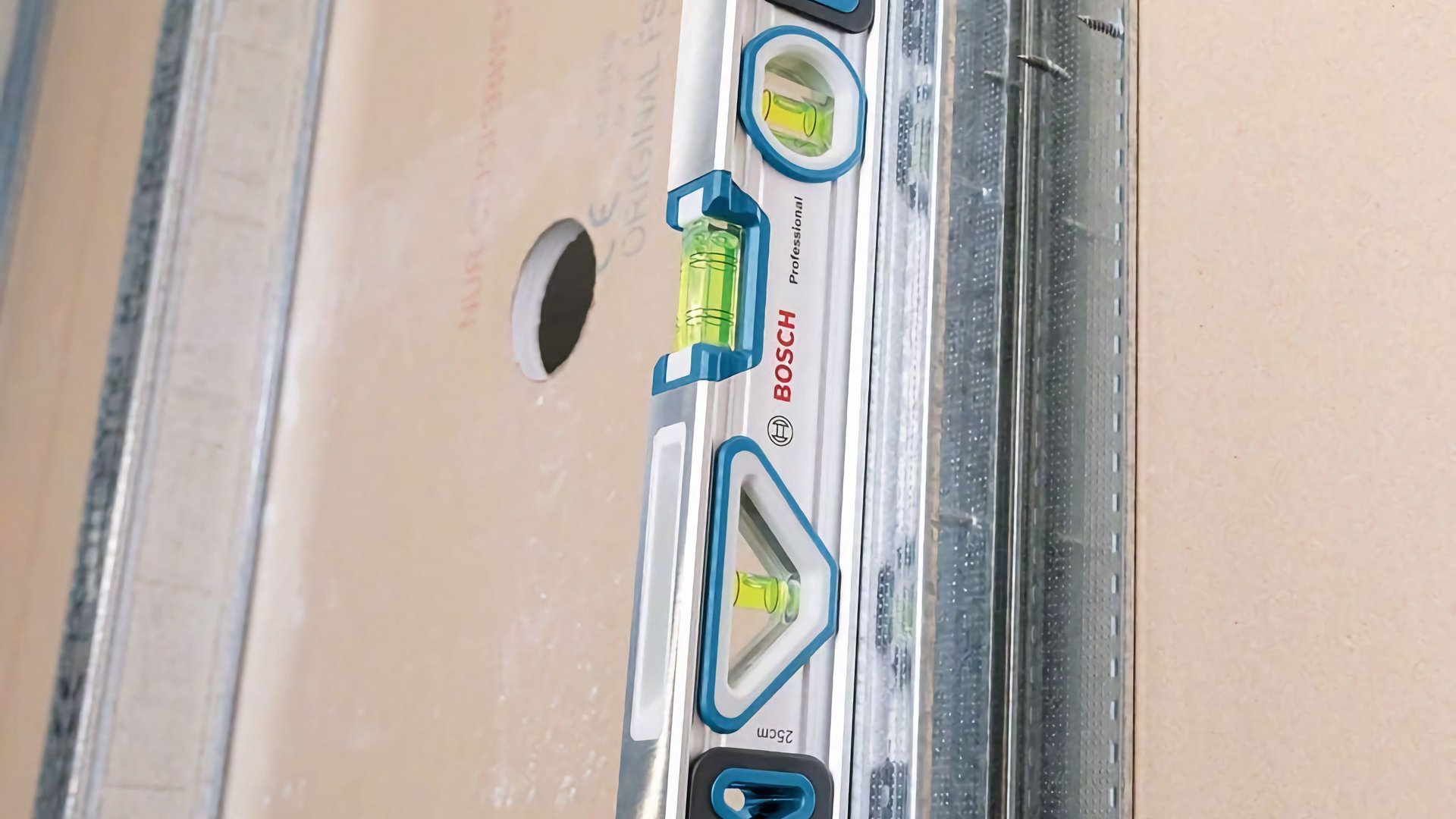 Amazon-Hit von Bosch: Warum Heimwerker bei dieser 18-Euro-Wasserwaage ...