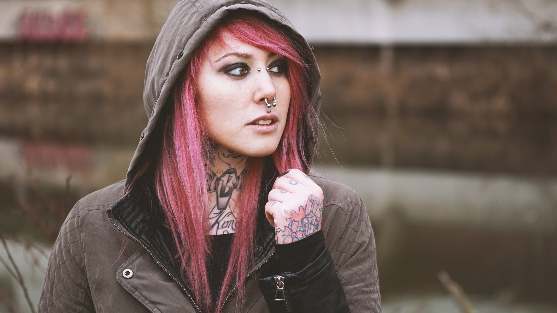 Emo: Das Wichtigste über Entstehung, Bands, Künstler und wichtige Alben ...