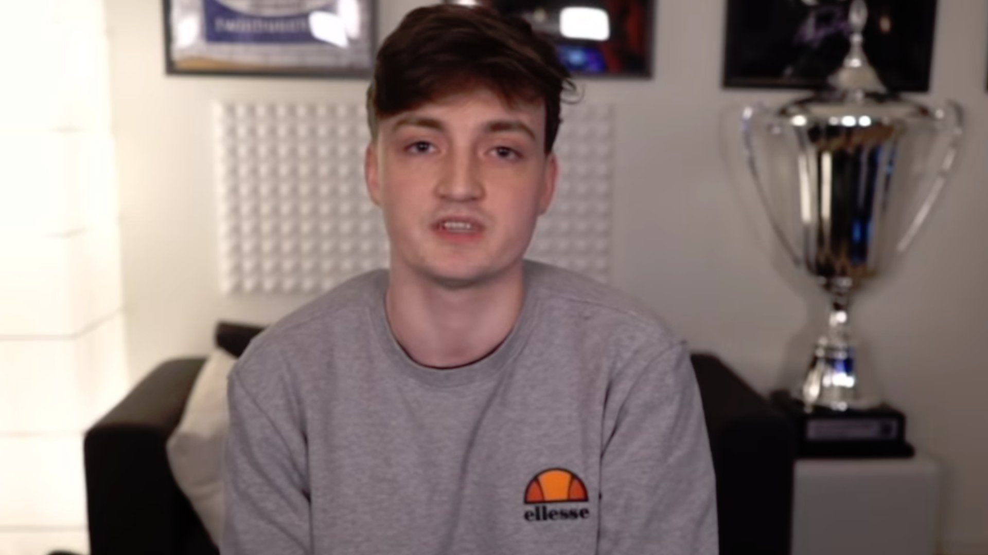 Schulden, Drogen und mehr: YouTuber ViscaBarca erzählt, was bei ihm ...