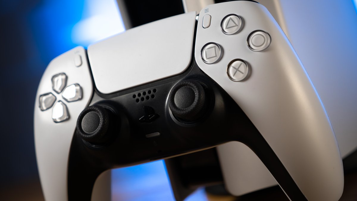 New PS5 controller in the works? Sony patent indicates special function ...