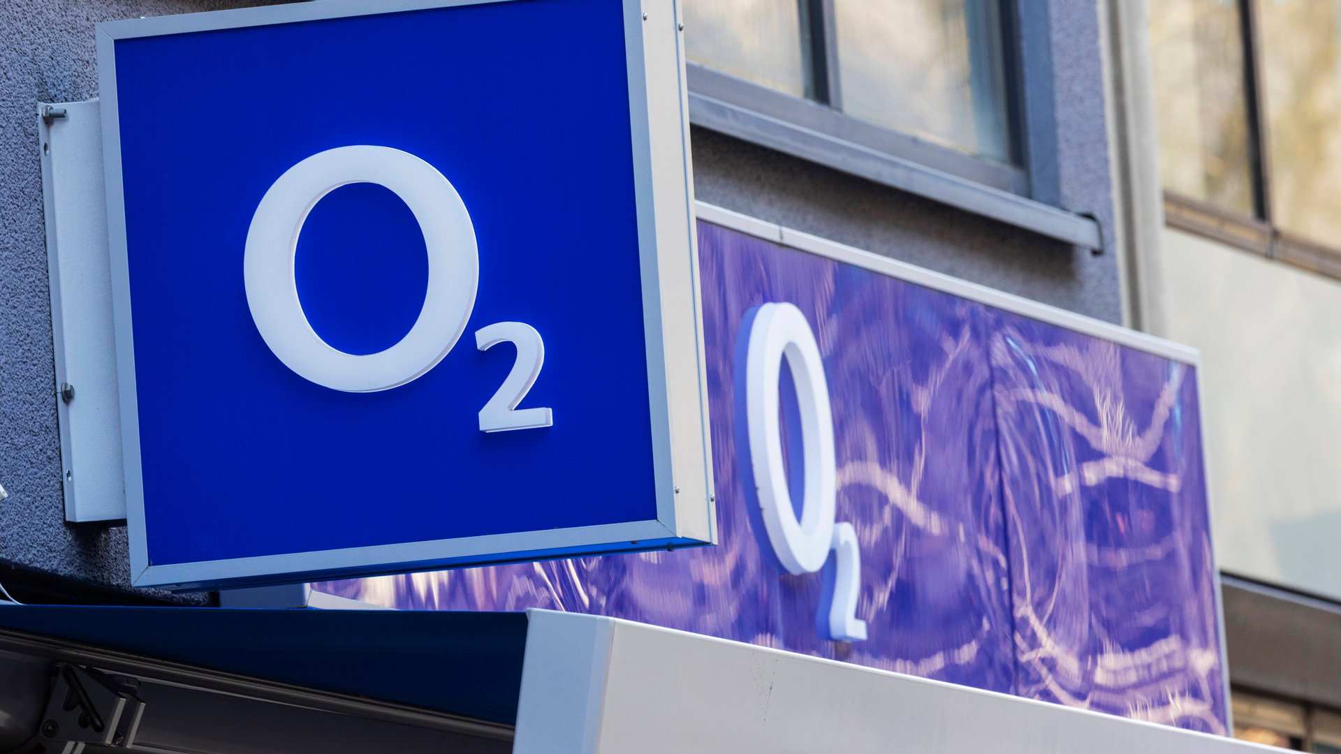 o2 bricht Preiskampf vom Zaun: Satte Rabatte sollen Telekom-Kunden ...