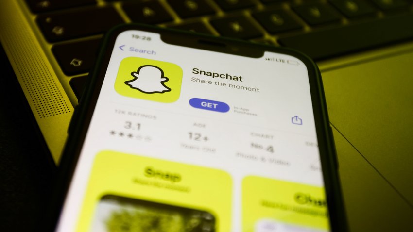 Snapchat: Selfie- & Hauptkamera gleichzeitig nutzen (Dual-Modus) Snapchat: Selfie- & Hauptkamera gleichzeitig nutzen (Dual-Modus)