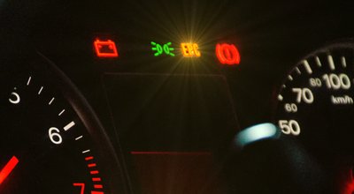 Kontrolleuchten im Auto: Die wichtigsten Symbole erklärt